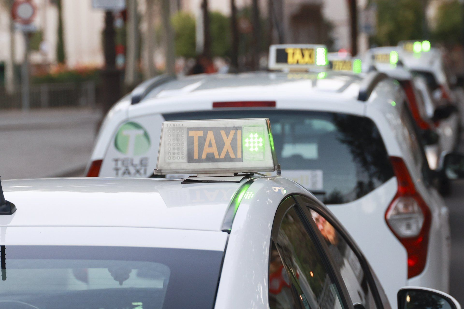 Salamanca abre una nueva convocatoria de ayudas al transporte en taxi ...