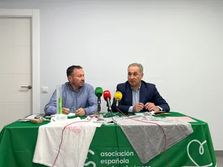 "El rosa es más que un color" el lema con el que la AECC presenta sus ...