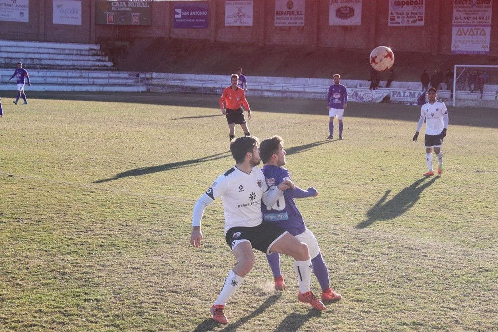 Un gol de Albertín da la victoria a La Bañeza ante el Salmantino