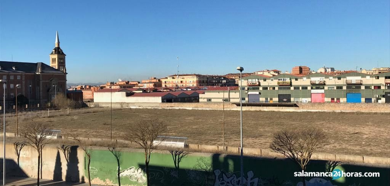 El campo de El Rollo, en estado de abandono total