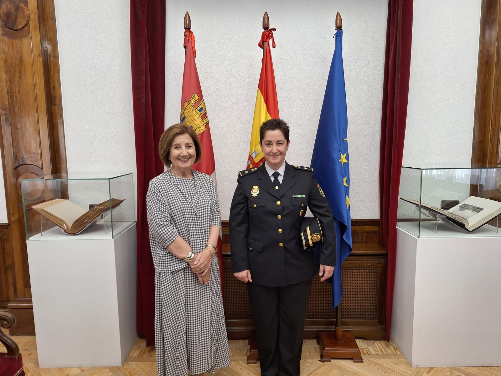 Rosa Ana Lanero Lera asume la jefatura de la Comisaría Conjunta de ...